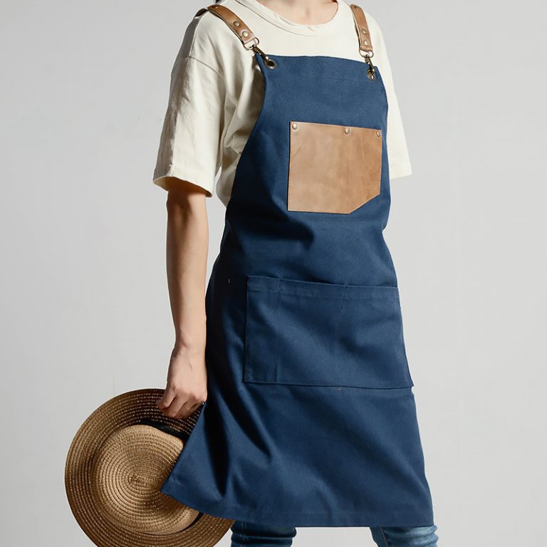 Cotton work apron with front pocket Indigo blue – Splurg'd Studio