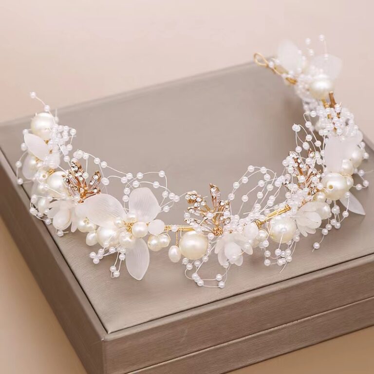 Bridal floral hair wreath – Splurg'd Studio
